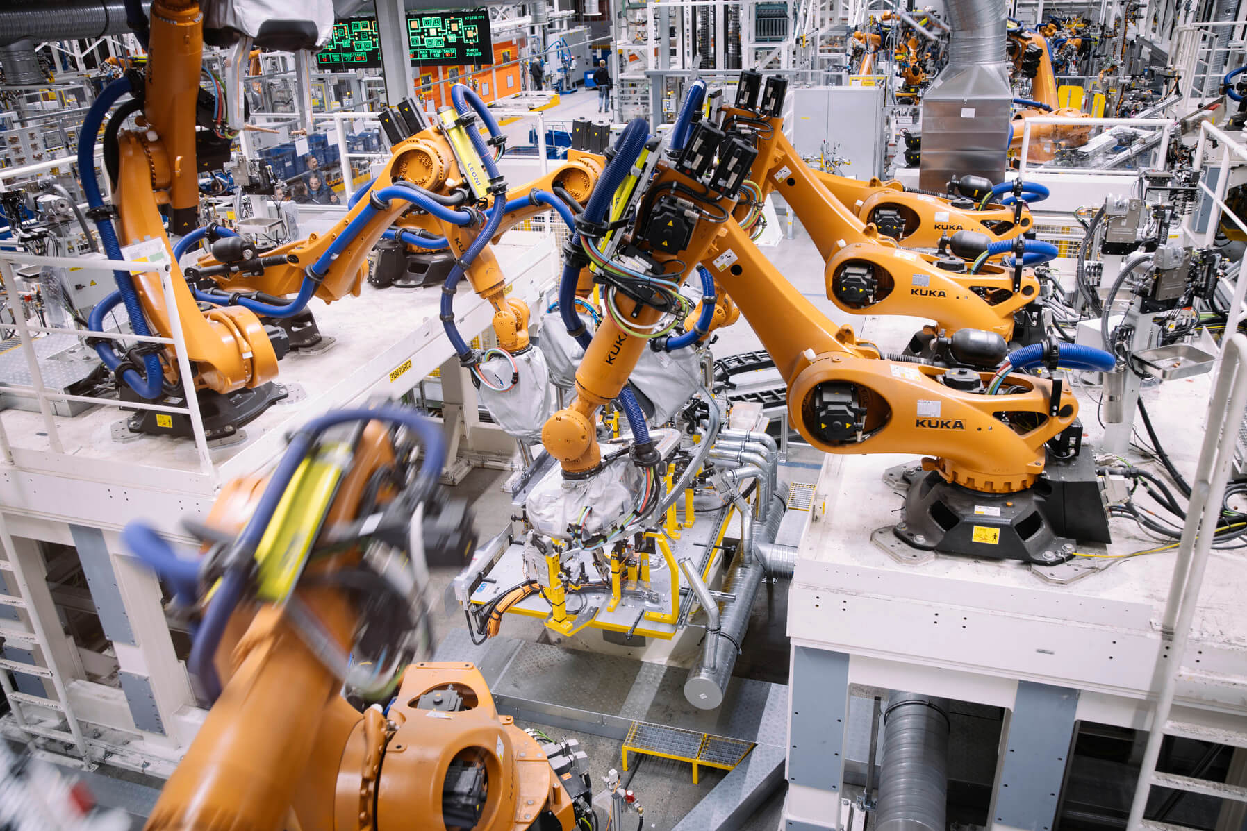 Robots in automotive manufacturing: Top 7 applications - AutoTech News
