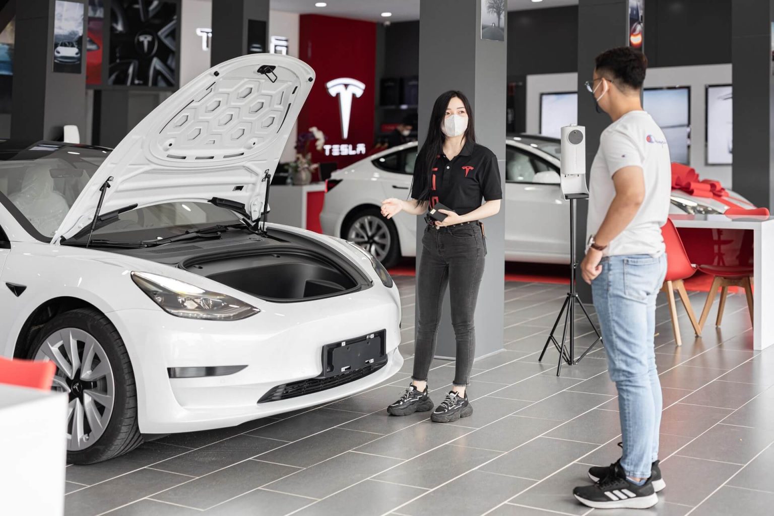 Tesla Global VP Grace Tao Explains China Price Adjustment Strategy ...
